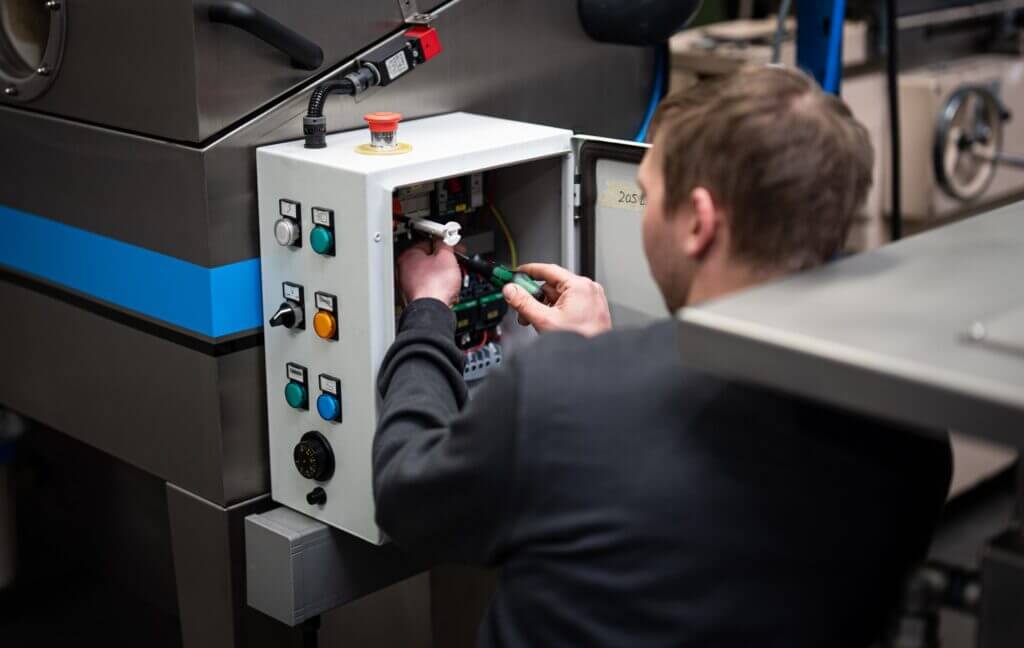 Internal and external service technician - ProSonic